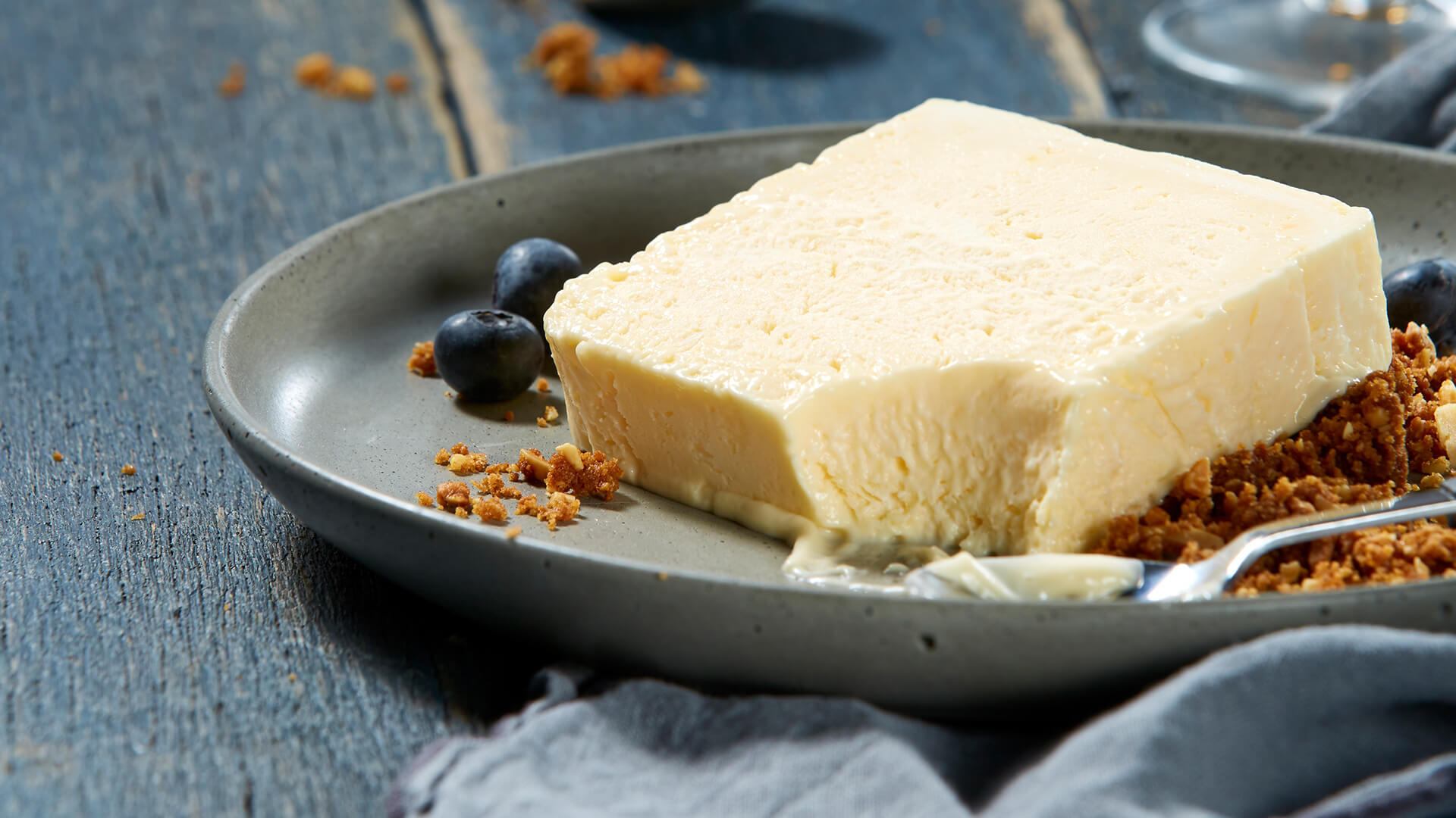 lemon semifreddo with almond crumble | Bulla Foodservice